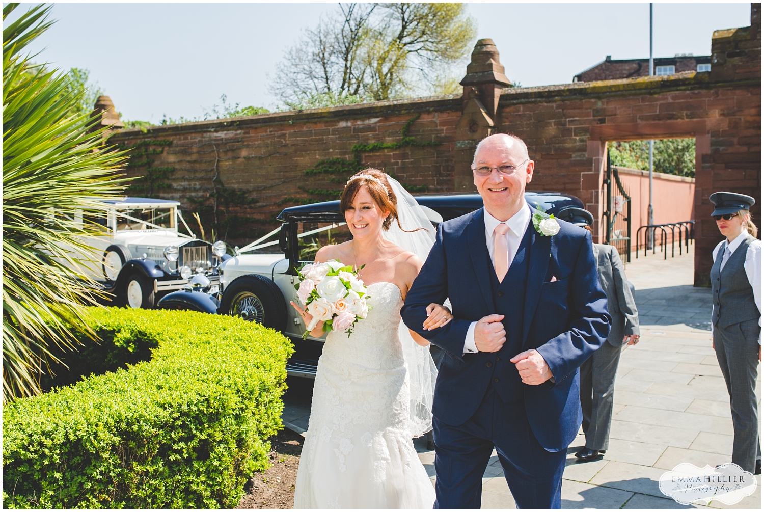 A sunny Isla Gladstone wedding - Debbie & Paddy