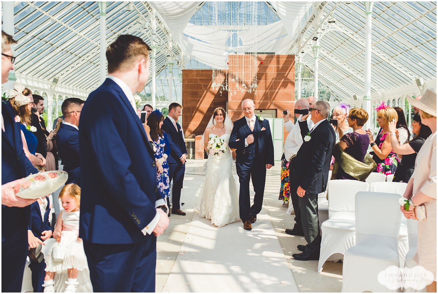 A sunny Isla Gladstone wedding - Debbie & Paddy