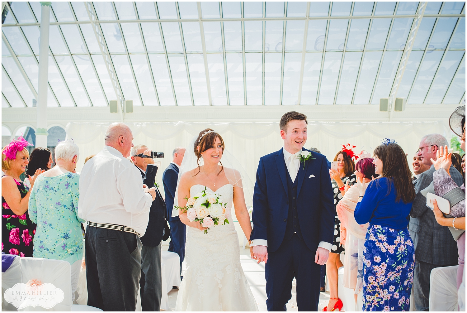 A sunny Isla Gladstone wedding - Debbie & Paddy