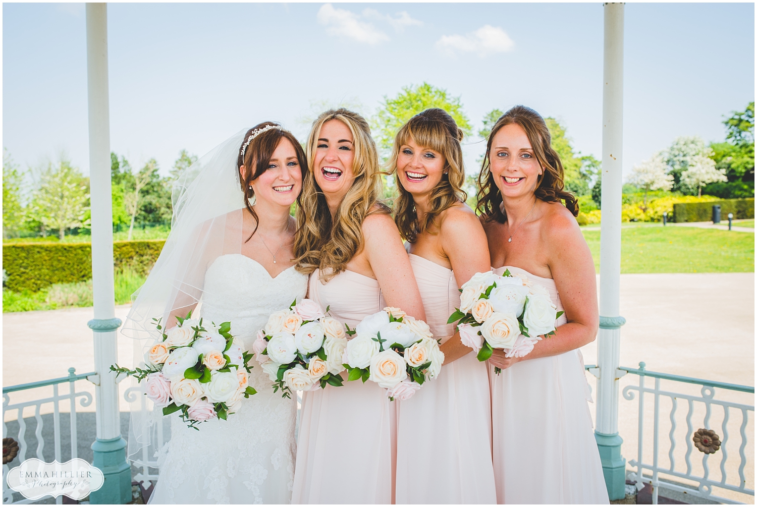 A sunny Isla Gladstone wedding - Debbie & Paddy